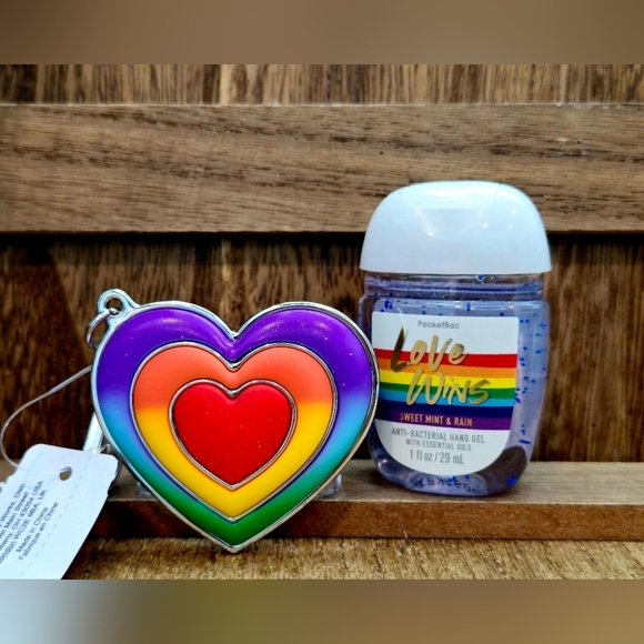 Bath & Body Works | Accessories | Bbw Rainbow Heart Pocketbac Holder ...